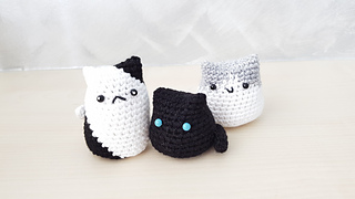 Ravelry: 3 Fat Cats pattern by Sandy Chan