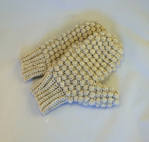 Ravelry: Puff Stitch Mittens, Two Ways pattern by Jennifer Ozses