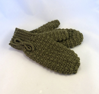 Ravelry: Puff Stitch Mittens, Two Ways pattern by Jennifer Ozses