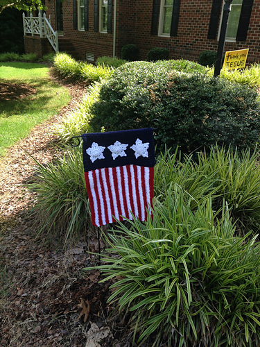 Ravelry: Patriotic Garden Flag pattern by Rilla Edwards