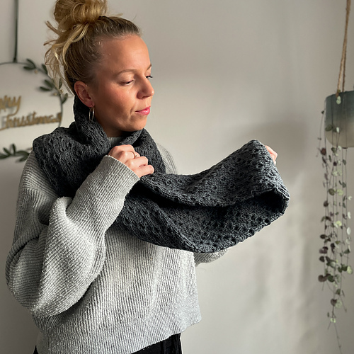 Ravelry: LIVIA Cowl pattern by Rina Lehmann