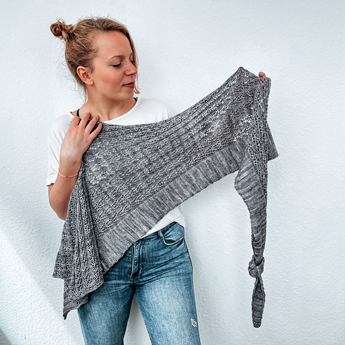 Ravelry: Silvery pattern by Rina Lehmann