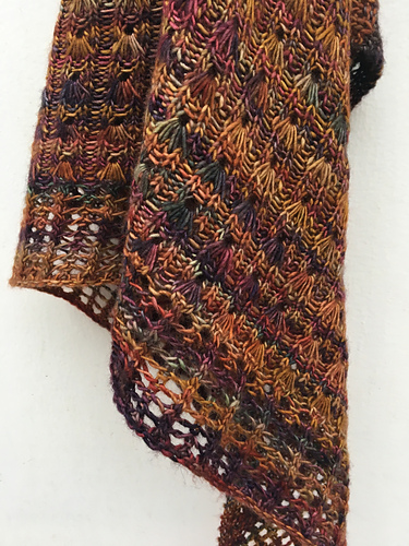 Ravelry: Fleur de Lis pattern by Robbie Laughlin