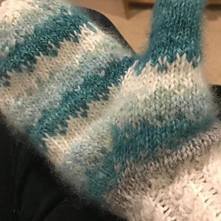 Ravelry: Rounded Gusset Mittens pattern by Robyn Oakes