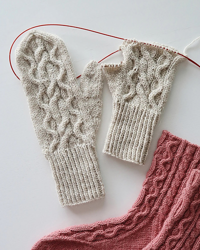 Ravelry: Karuselli lapaset pattern by Ronja Södersved