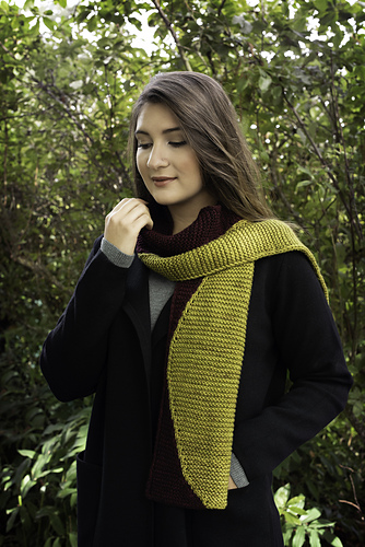 Ravelry: Two Plums Scarf pattern by Emily Devlin