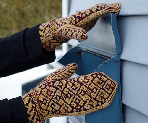 Ravelry: Warm-Hearted Mittens pattern by Yvette Noel