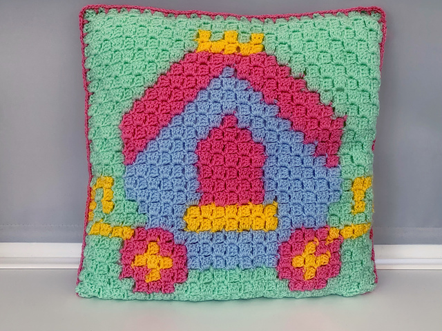 Ravelry: C2C princess carriage cushion pattern by Rose Hudd