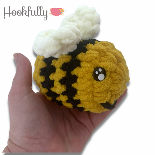 Ravelry: Small Squishy Bee pattern by Rose Hudd