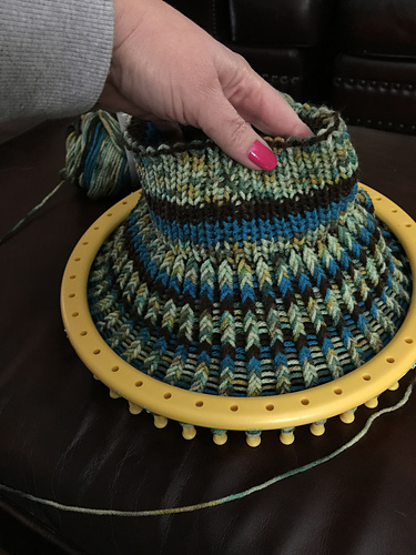 Ravelry: Single Strand Stripe Slouch pattern by Angela Steffen