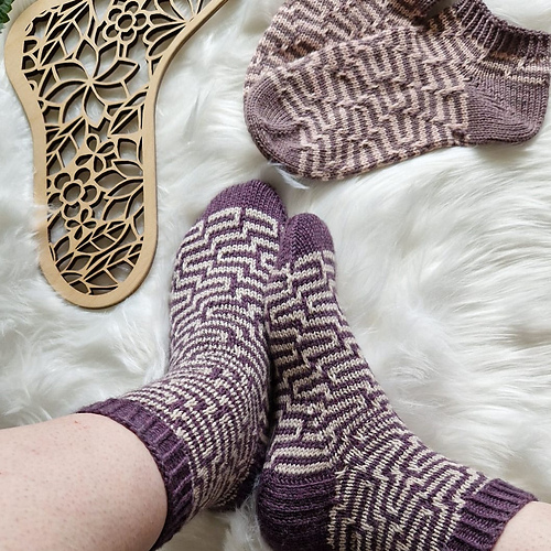 Ravelry: Daedalus DK Socks pattern by Kelly Menzies