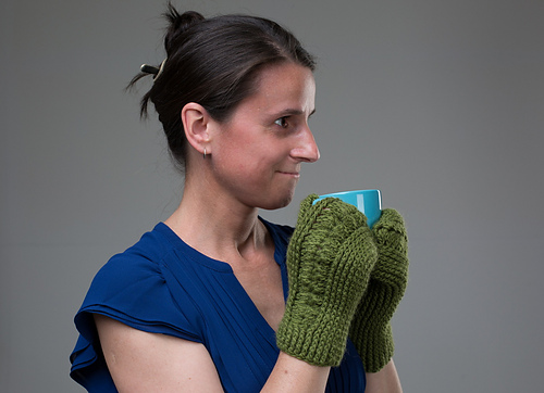 Ravelry: Oblak Mittens pattern by Elitza Chernaeva