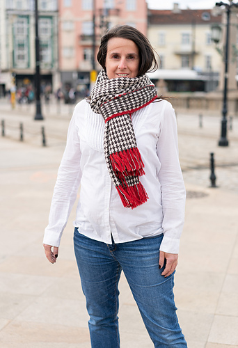 Ravelry: The Thin Red Line pattern by Elitza Chernaeva