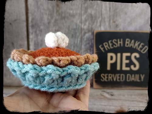 Ravelry: Miniature Pies pattern by Country Life in Crochet