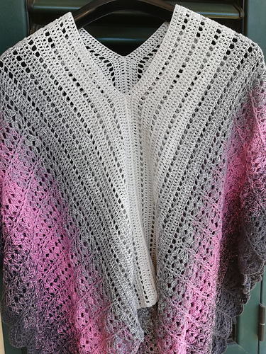 Ravelry: Fade wings pattern by Ruta Sab.