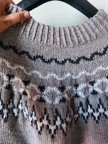Ravelry: Grey mountains pattern by Ruta Sab.