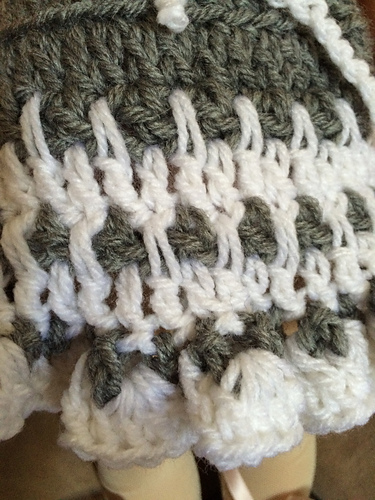 Ravelry: 18" Doll ruffle skirt pattern by Susan Borthwick