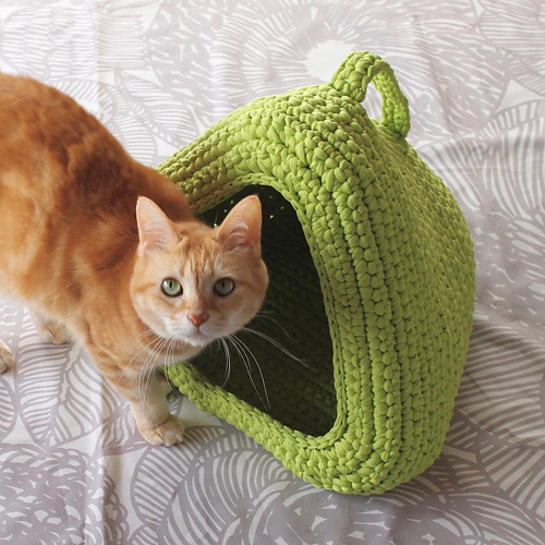 Ravelry: Tetra cat house pattern by shizukudo