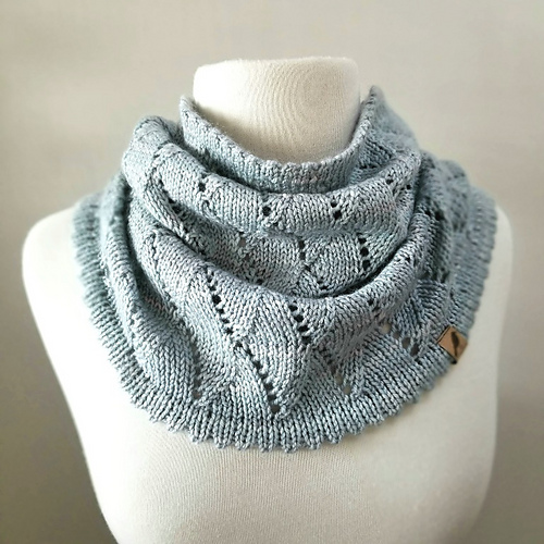 Ravelry: Pashmina cowl pattern by Black Crow Knits