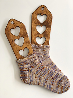 Ravelry: Vanilla Picot Socks pattern by Sabrina Paglia