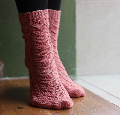 Ravelry: Arya pattern by Heidi Alander