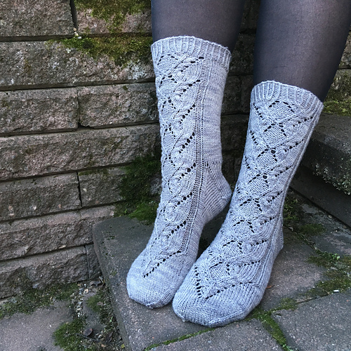 Ravelry: Aave pattern by Heidi Alander