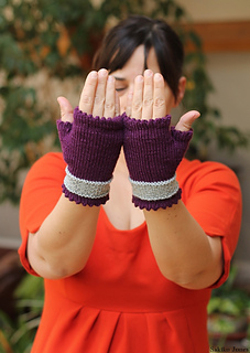 Ravelry: SakikoJones' Lucy mitts