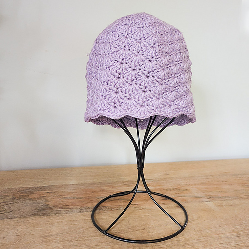 Ravelry: Simple Scallops Chemo Cap pattern by Katie Clary