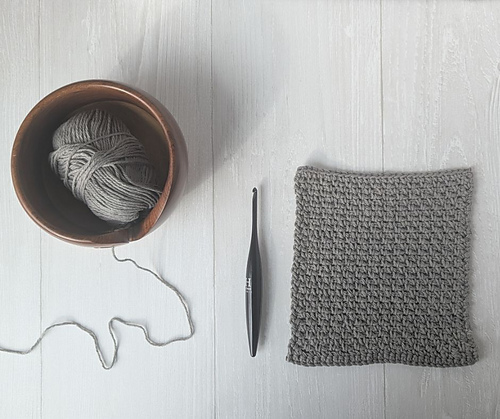 Ravelry: Easy Moss Stitch Dishcloth pattern by Katie Clary