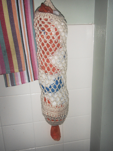 Ravelry: Grocery Bag Dispenser pattern by Drew Emborsky