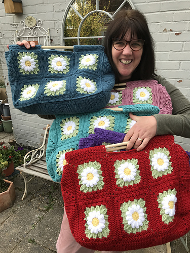 Ravelry: Daisy Meadow Granny Square Bag pattern by Samantha Sabido