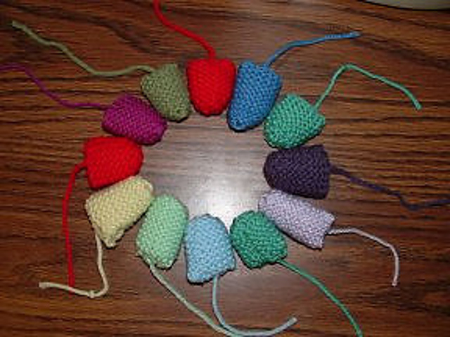 Ravelry: Catnip Mice pattern by Samantha Rogers