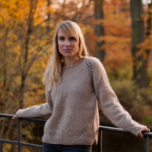 Ravelry: Scarlet pattern by Sanne Bjerregaard