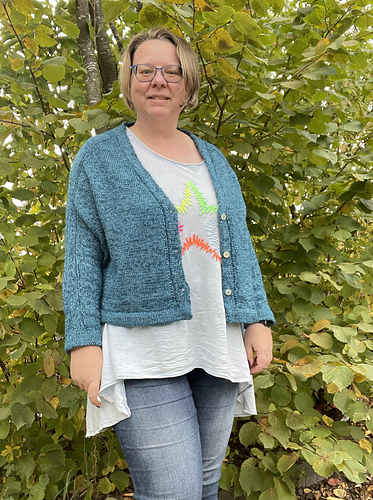 Ravelry: Conti Cardigan pattern by Aneta Bleyer