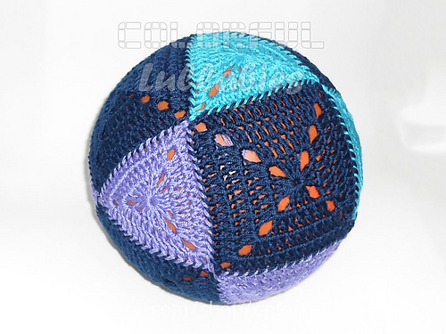 Ravelry: Triangle and Square Ball pattern by Sara Palacios