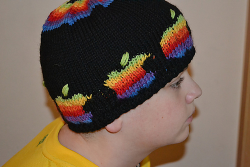 Ravelry: Appley Hat for a Techie pattern by Sara Sprung
