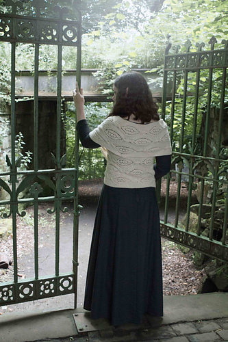 Ravelry: Nînim pattern by Sarah Alderson