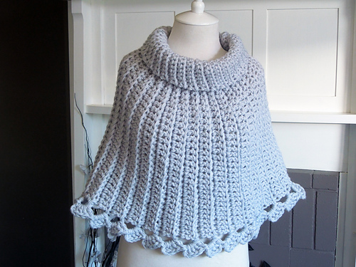 Ravelry: Capelet pattern by Sarah Taylor x