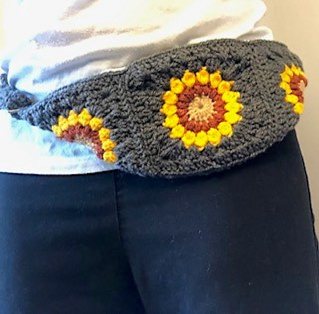 Ravelry: 4 granny square fannypack pattern by Sarah Patrick