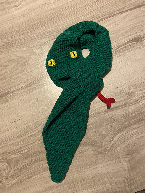 Ravelry: Snake Scarf pattern by Saundra Wilk