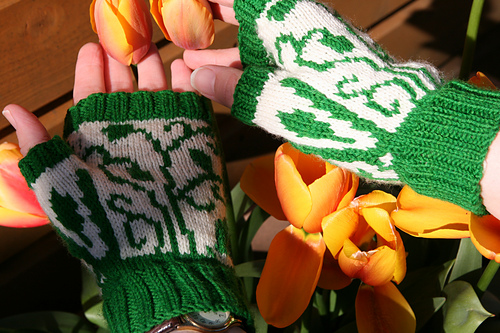 Ravelry: Winding Leaves mitts pattern by Kirsten McTeer