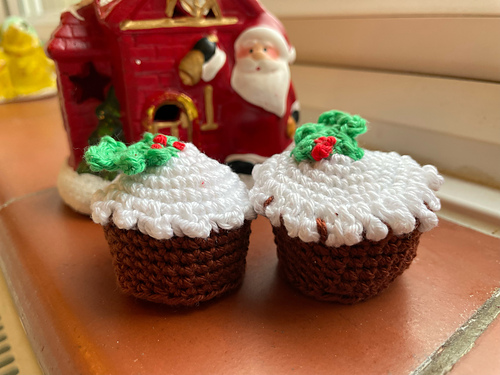 Ravelry: Ferrero Rocher Pudding Cosy pattern by Sarah Dudley