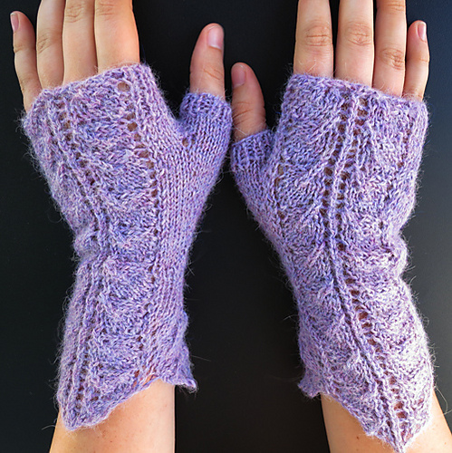 Ravelry: Queen Anne's Lace Fingerless Gloves pattern by Erin Weisbart
