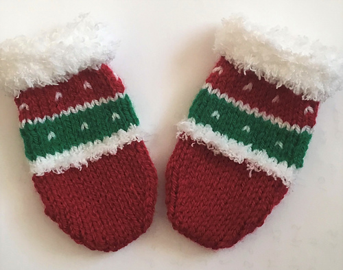 Ravelry: Snowflake Christmas Mittens pattern by Mary Edwards