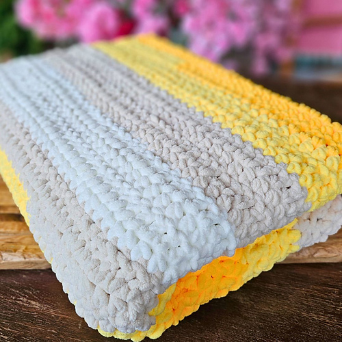 Ravelry: Best Bulky Yarn Blanket pattern by Christa Lynn