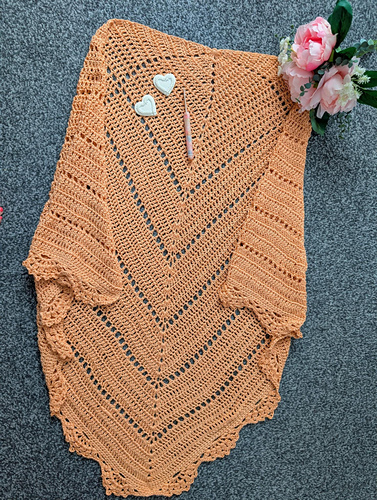 Ravelry: Vintage Beauty Shawl pattern by Selina Veronique