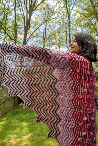 Ravelry: Swallowtail Shawl pattern by Kulli Pruul