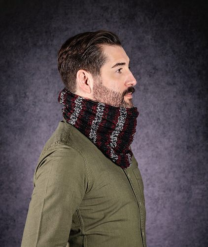 Ravelry: 1997 Cowl pattern by Seth Richardson