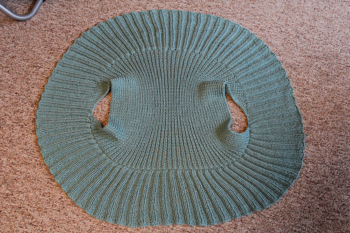 Ravelry: Endless Circle Vest pattern by Julie Farmer