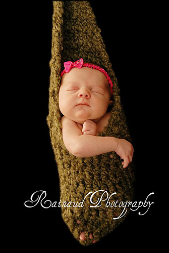 Ravelry: Stork Pouch Photography Prop pattern by Alli Hyer